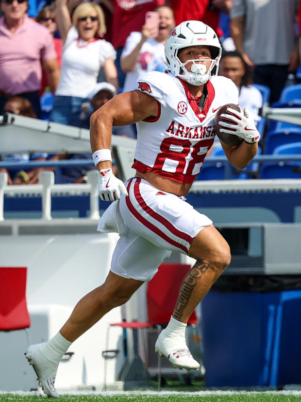 Razorbacks release depth chart ahead of game against No. 4 Texas A&M