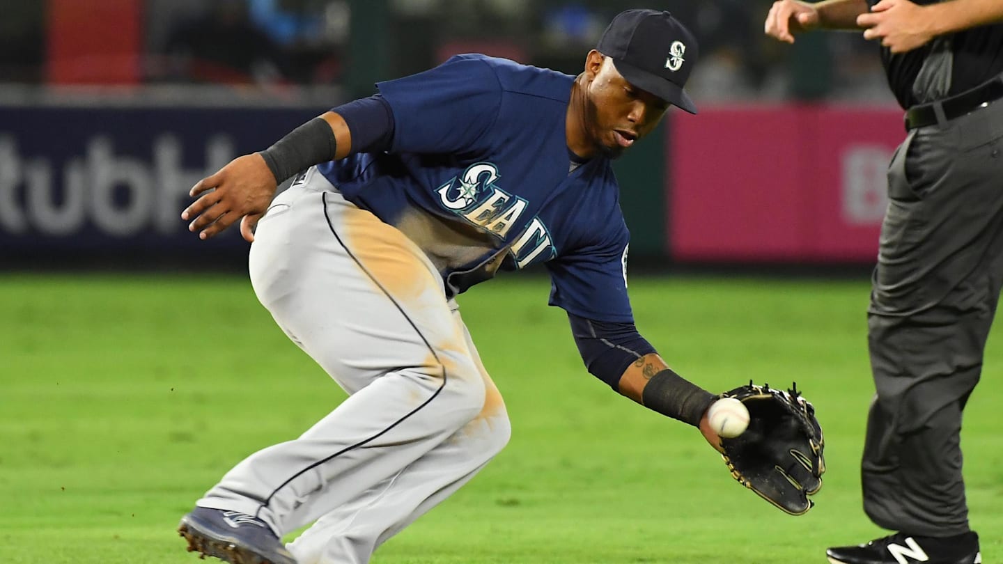 Pair of Seattle Mariners Share Moment in Dominican League Championship ...