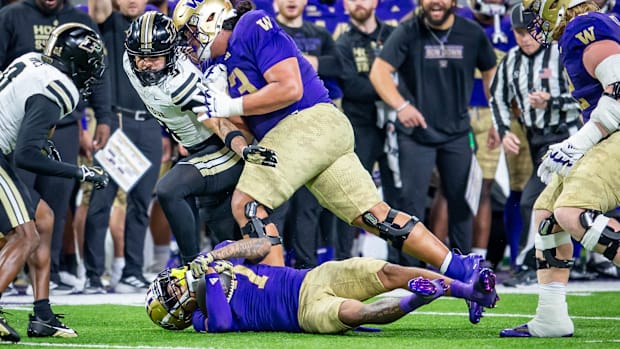State Of Husky Receiving Corps Is Complicated