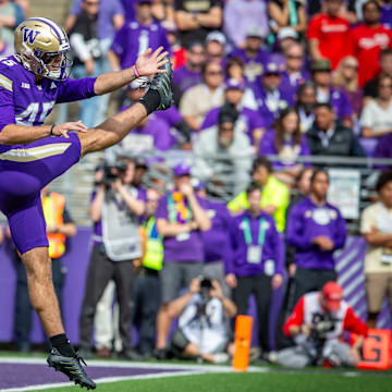 Ex-Husky Myles Gaskin Joins Ravens as Free Agent