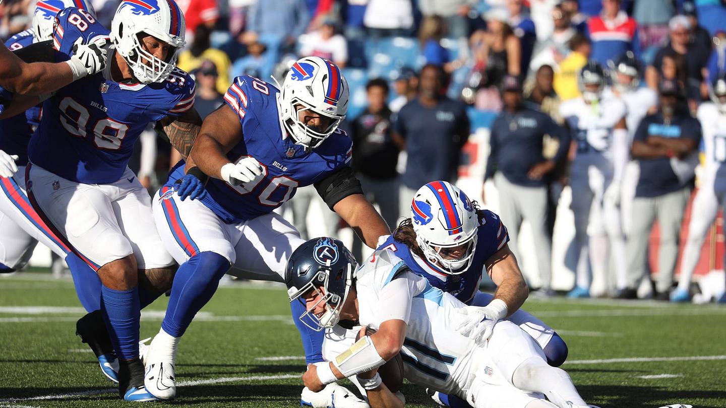 Bills' PFF grades in win over Titans show a tale of two games