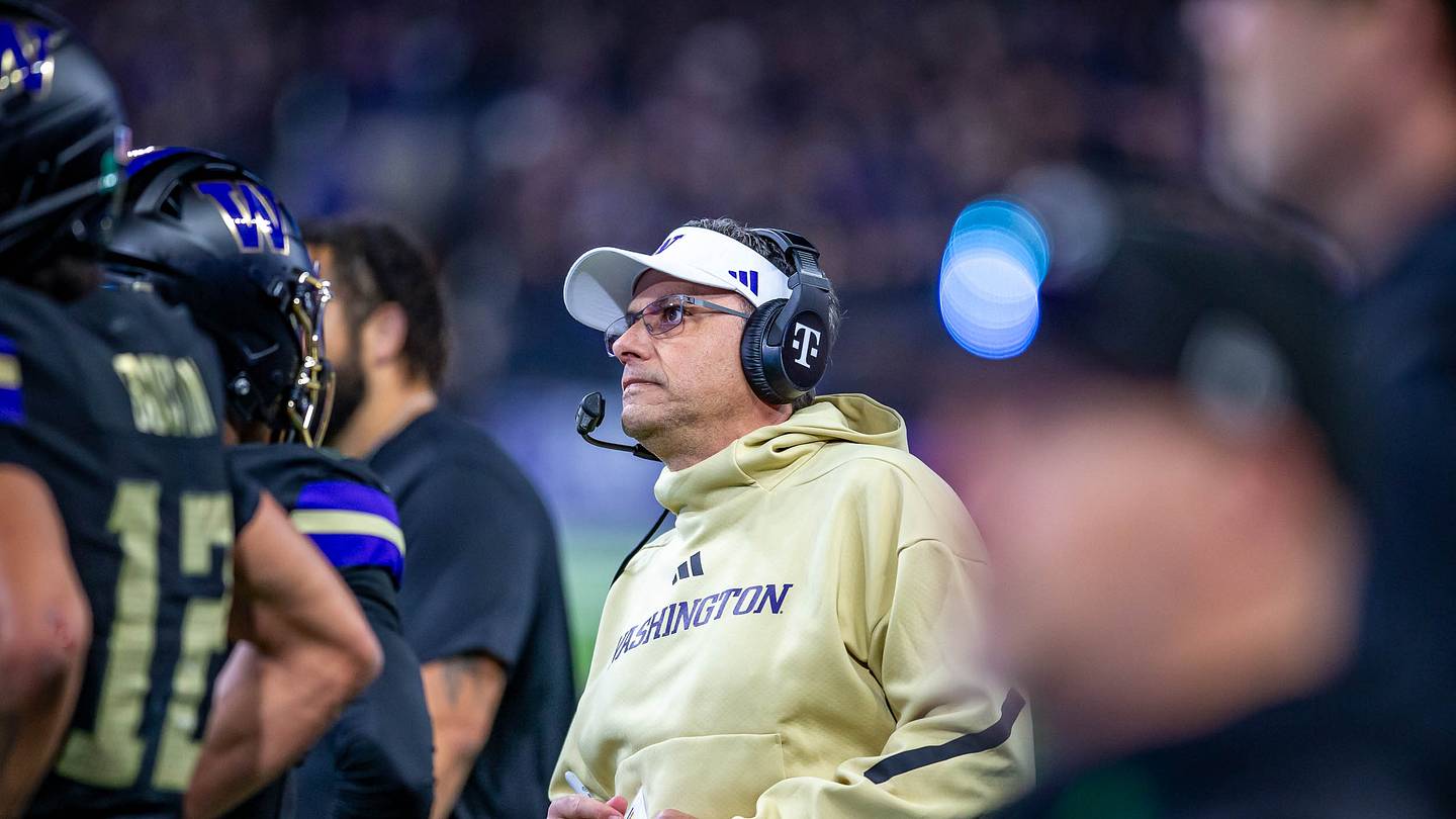 Fisch Chooses to Ignore Coaching Speculation That Includes Him