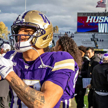 Manu Doesn't Hold Back in First UW Practice