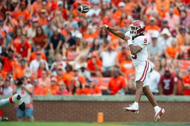 How True Freshman QB Michael Hawkins Jr.'s Toughness Brought Oklahoma a ...