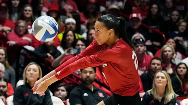 Another Top-5 Sweep for Nebraska Volleyball; Huskers Dominate ...