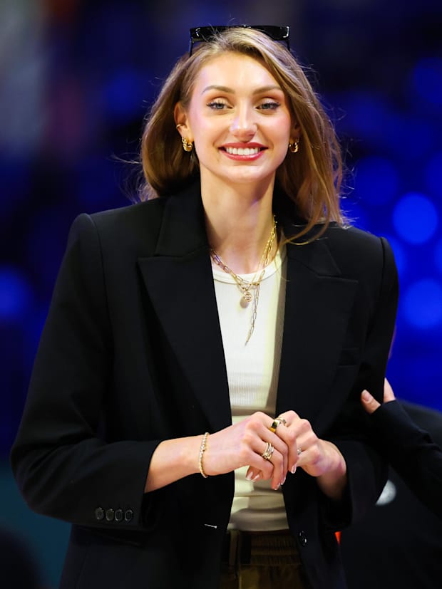 6-foot-4 Cameron Brink towers over fellow models at swanky LA lunch