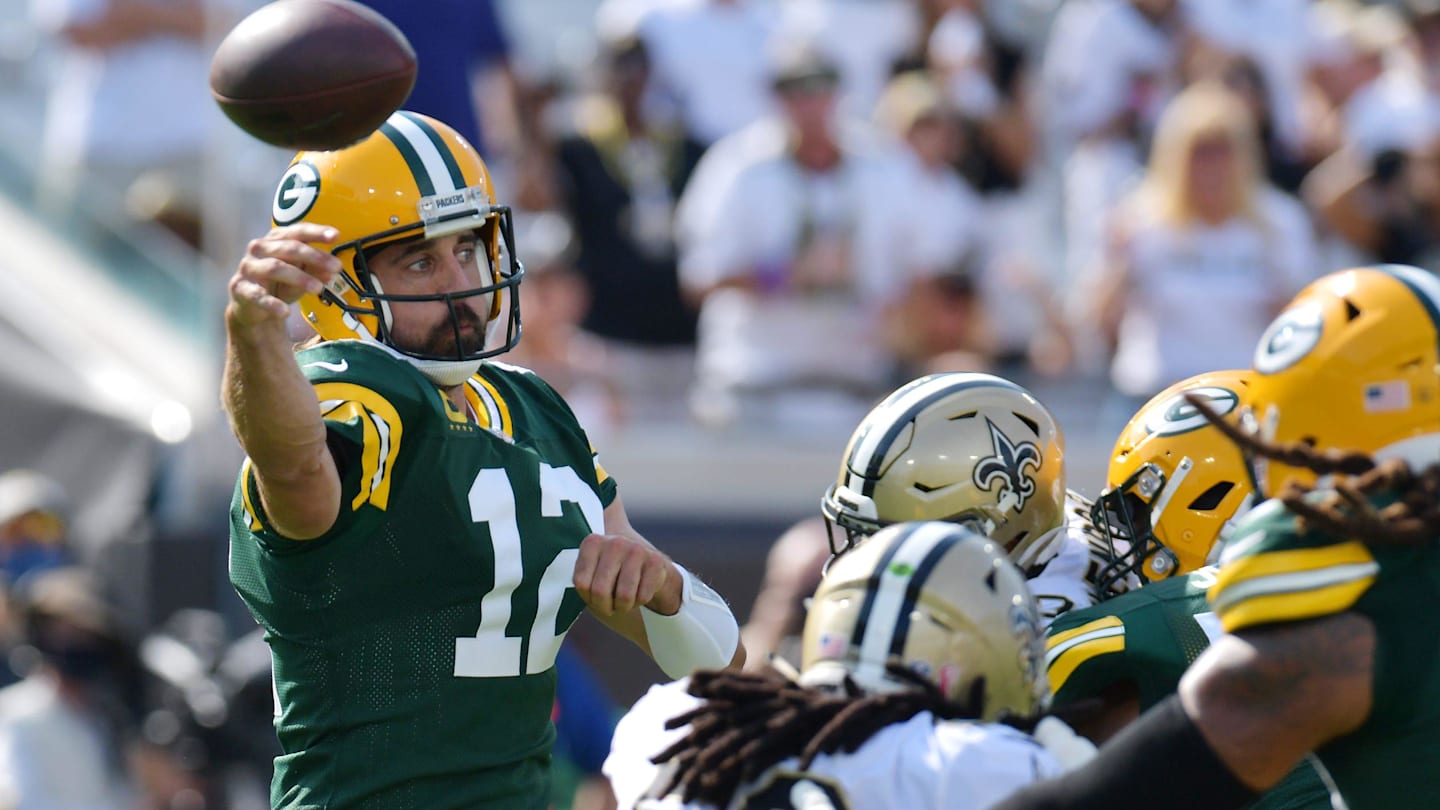 Bears' plan for dealing with Aaron Rodgers can involve physicality