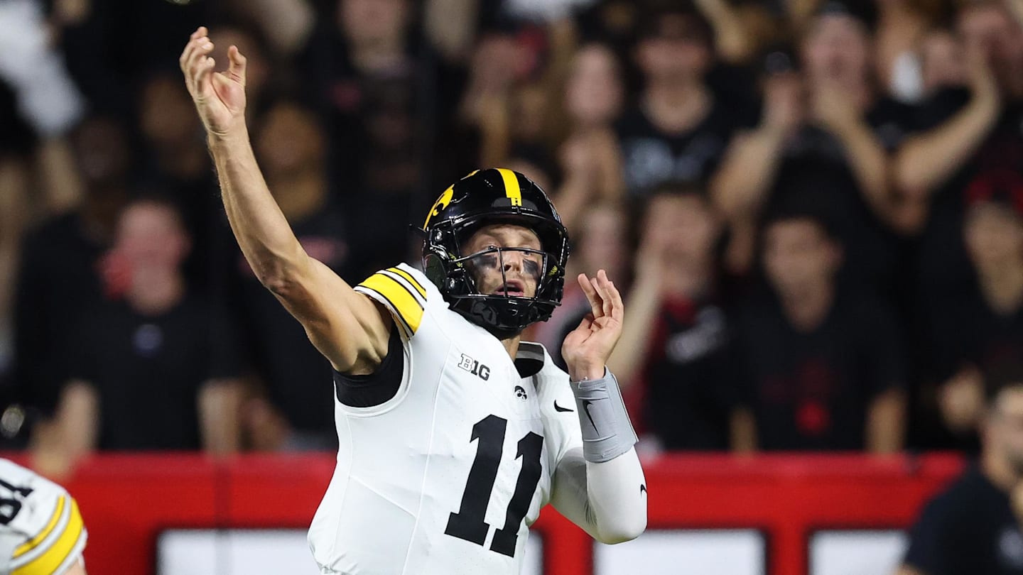 Iowa Hawkeyes QB Embracing Underdog Mentality