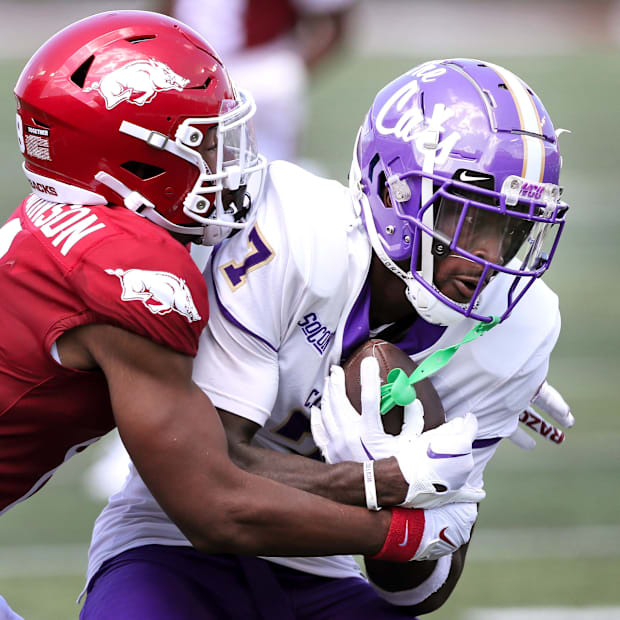 Bills stir up a storm with the signing of a former Patriots tight end ...