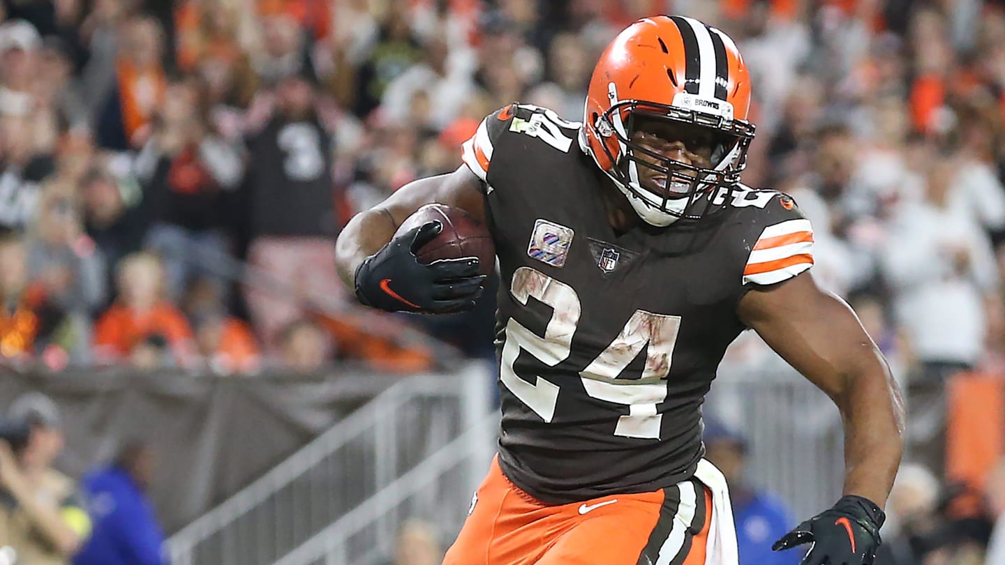 WATCH: Cleveland Browns RB Nick Chubb Scores First Touchdown in 398 Days