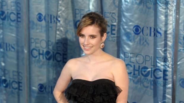 Emma Roberts Joins the Hobby Hype, Helps Fan Pull Shohei Ohtani Rookie Card