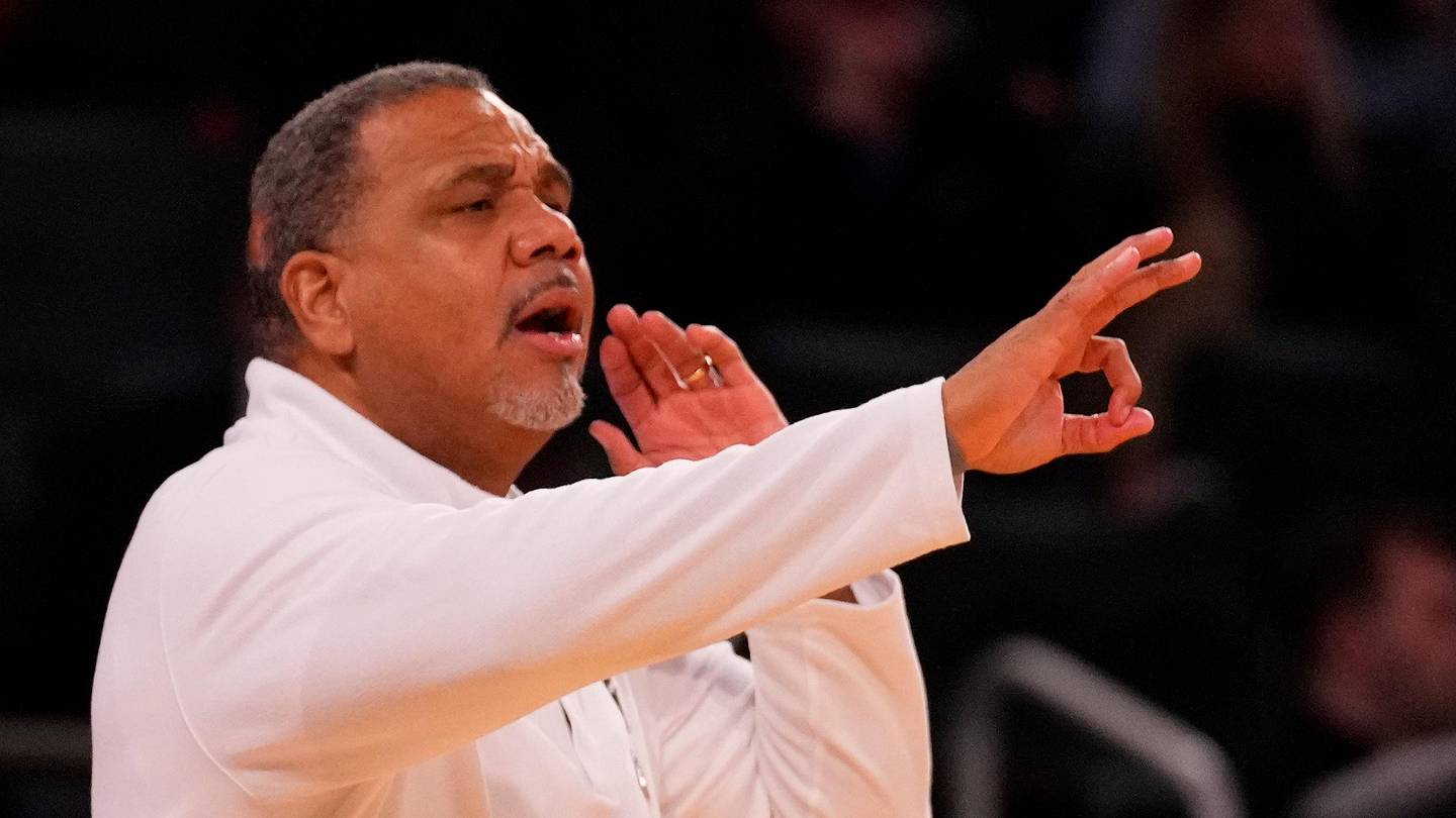 Georgetown's Ed Cooley Apologizes After Shading Illinois With Odd ...