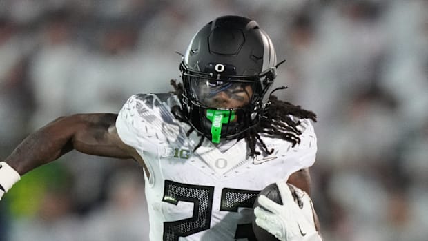 Oregon Running Back Dierre Hill Jr.'s Postgame Grade Stands Out After ...