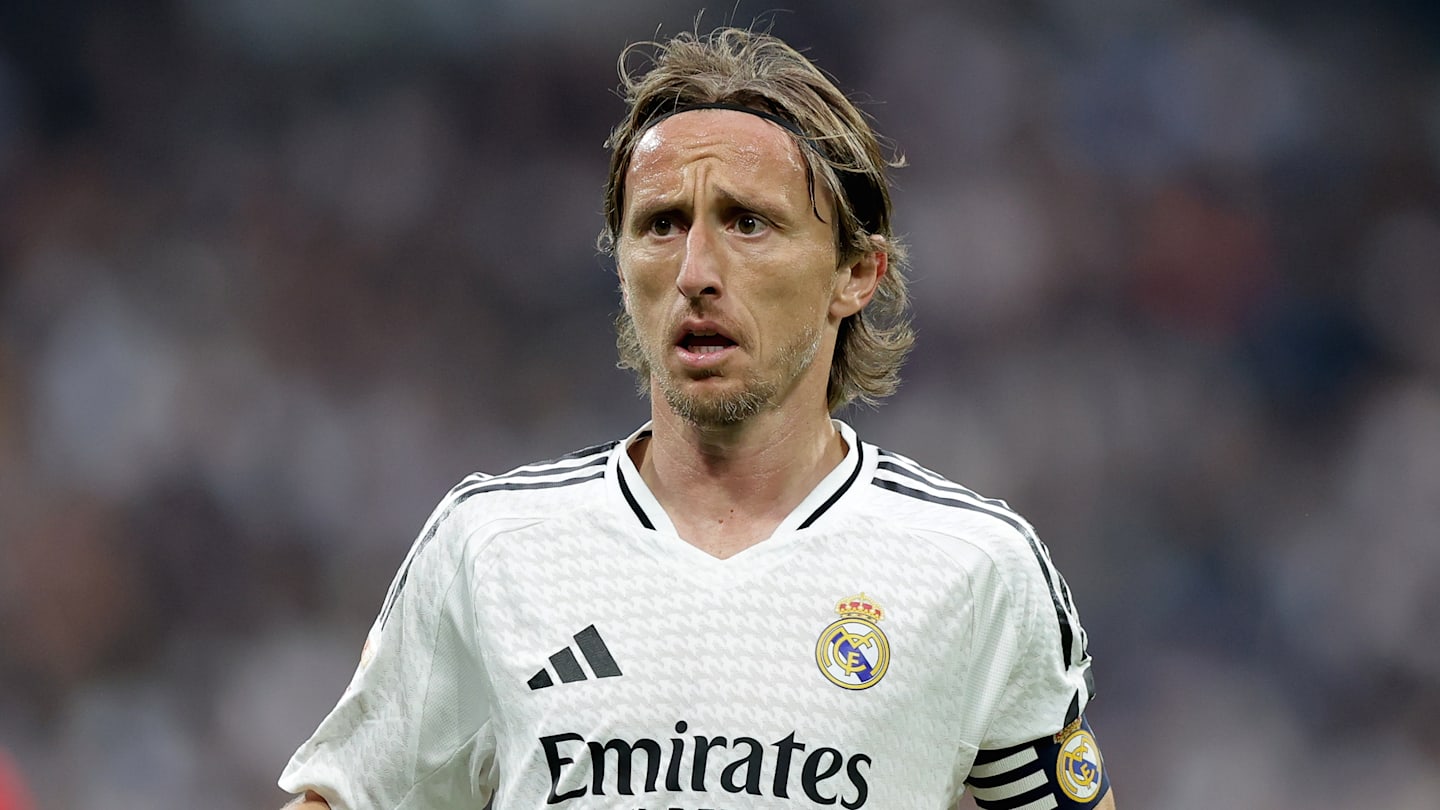Luka Modric sent emotional transfer plea by club manager