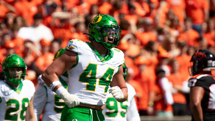 Oregon Ducks' Teitum Tuioti Previews 'Hungry' 2025 Defense, Edge Rushers