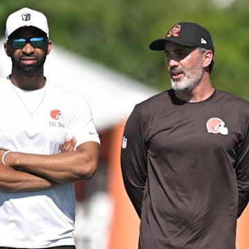 WATCH: Browns Rookie Zak Zinter Gets Coached Up By Pro Bowler Wyatt Teller