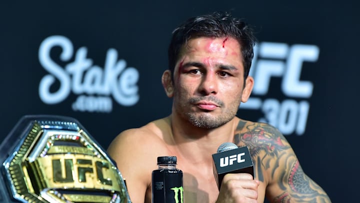 UFC Champ Alexandre Pantoja Eyes 'Dream Fight' With Retired MMA GOAT