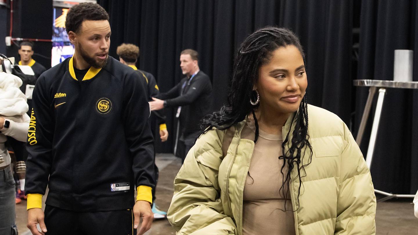 Steph Curry, wife Ayesha have over-the-top kiss as she rocks sheer ...