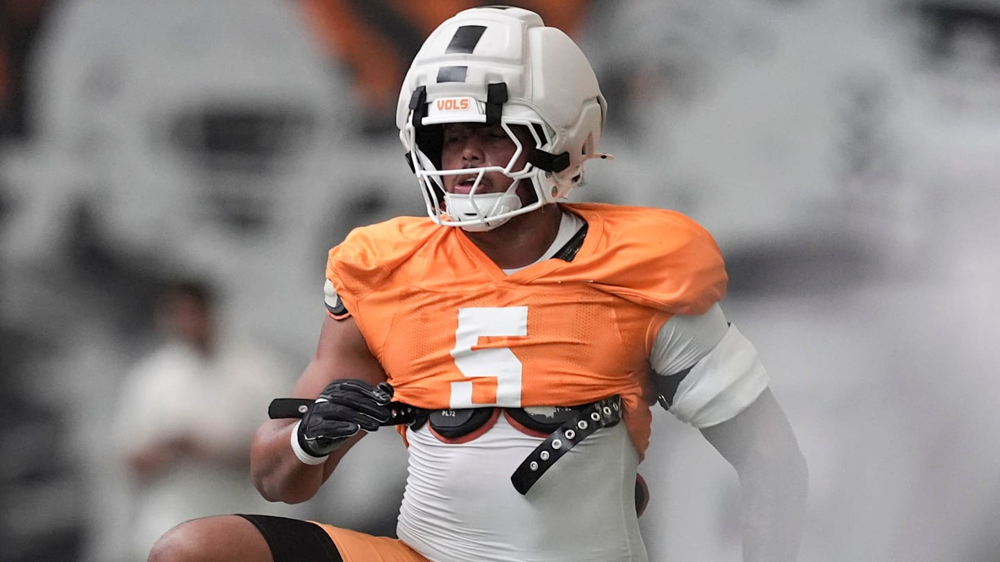 Daevin Hobbs' Injury Status for Tennessee vs Arkansas