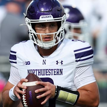 Former Husker Pitcher Kyle Perry Signs with Savannah Bananas