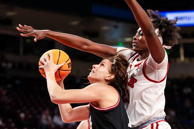 Dominant Third Quarter Leads Indiana Past Utah In NCAA Women’s Tournament