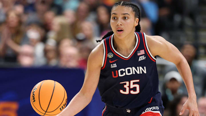 UConn star Azzi Fudd believes Kobe Bryant, Gigi, God 'watching down on us'
