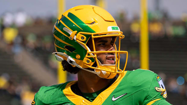 Ducks Quarterback Dante Moore Earns Exciting Grade in Oregon's Win Over ...