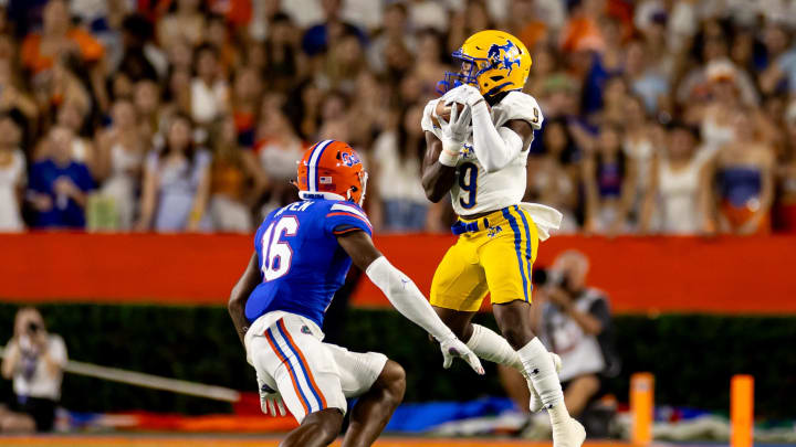 3 McNeese State Offensive Players to Watch vs. Texas A&M