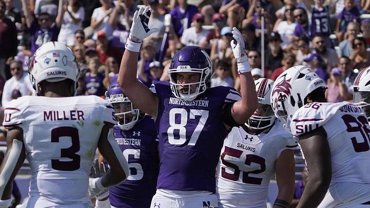 Former Northwestern Standout Tight End Lands UFL Contract