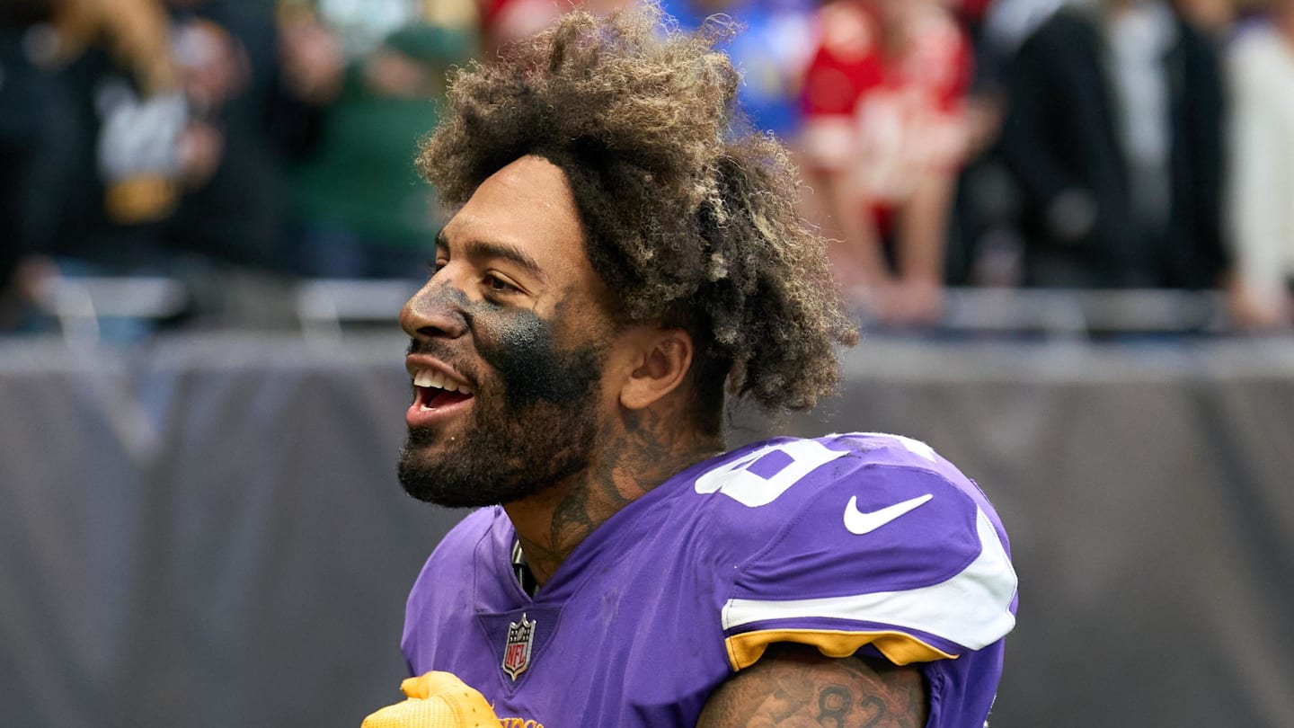 Houston Texans Sign Veteran TE to 53-Man Roster Ahead of Kansas City ...