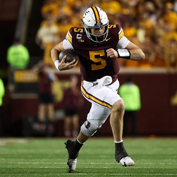 Comparing Nebraska's Dylan Raiola and Minnesota's Drake Lindsey