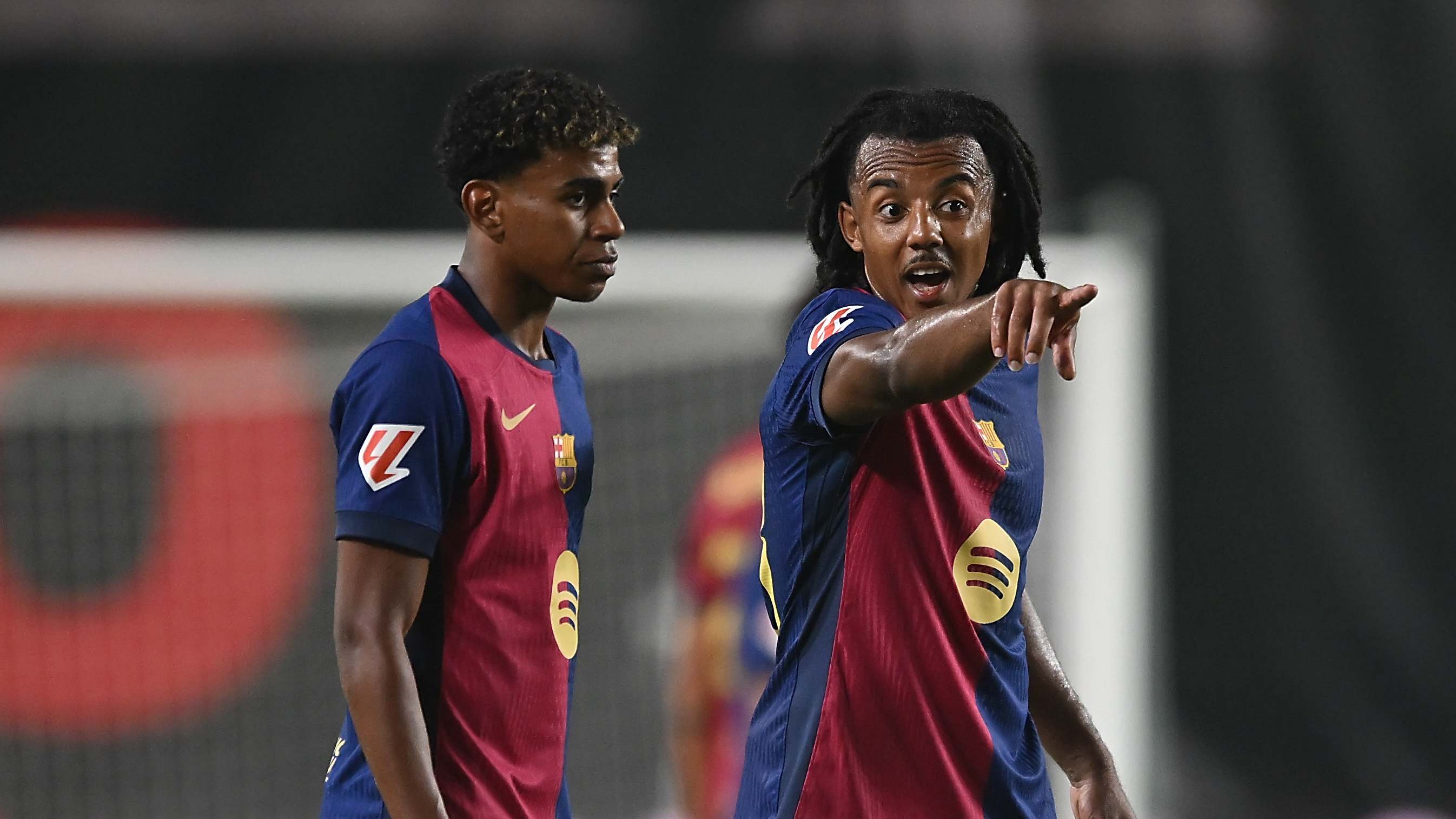 Former Sporting Director praises the Right-Flank Dynamic Duo of FC ...