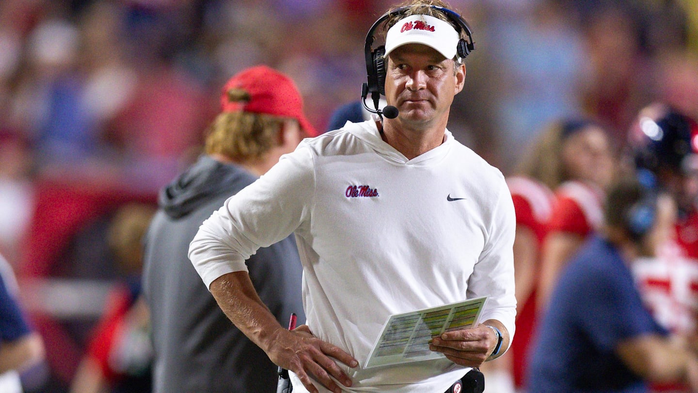 Lane Kiffin’s daughter Landry flaunts extremely low-cut birthday stunner