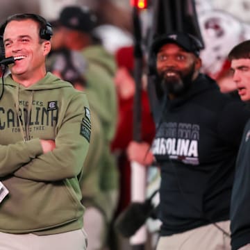 Troy Pikes, Transfer Defensive Lineman, Commits to the South Carolina ...