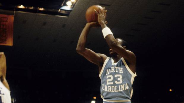 Comparing LeBron James to UNC Icon Michael Jordan: Total Stupidity