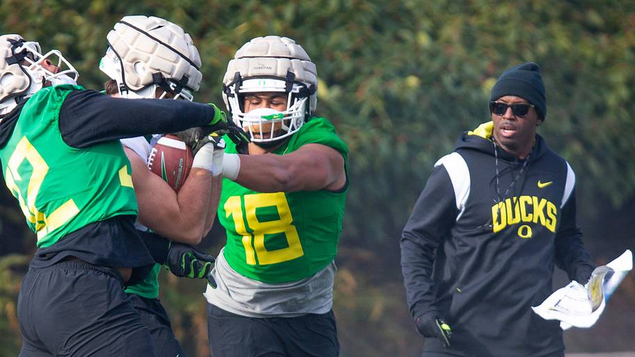 One Thing To Watch As Oregon Promotes Chris Hampton To Defensive ...