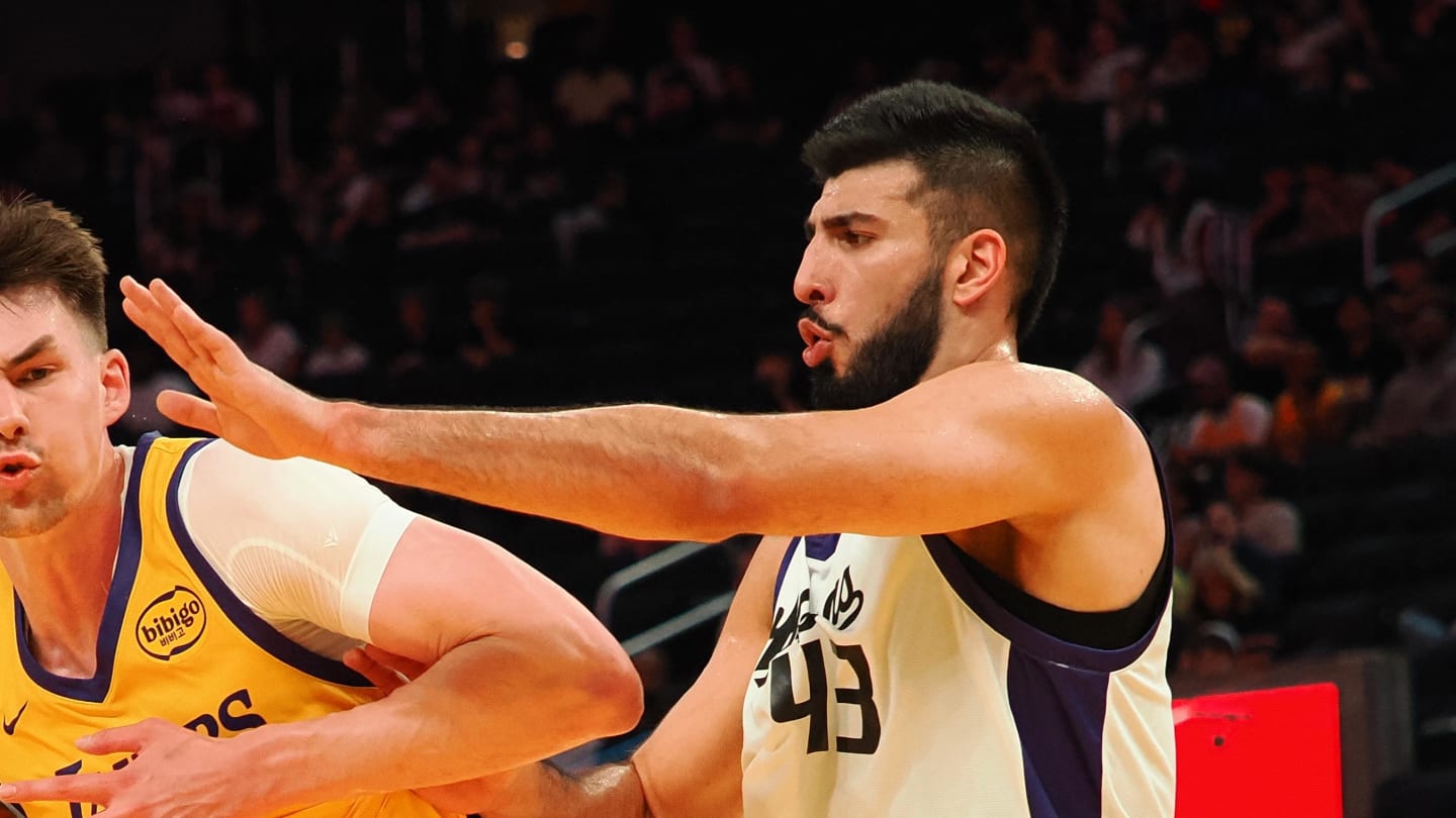 Fardaws Aimaq Impresses Ex-Warriors GM in Summer League Game
