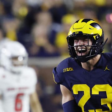 Michigan LB Cole Sullivan feeding off energy from teammates, coaches