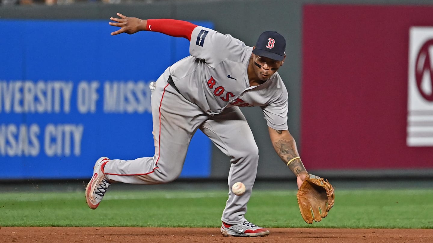 Rafael Devers Declares 'I Play Third' Amid Bregman Signing | VT News