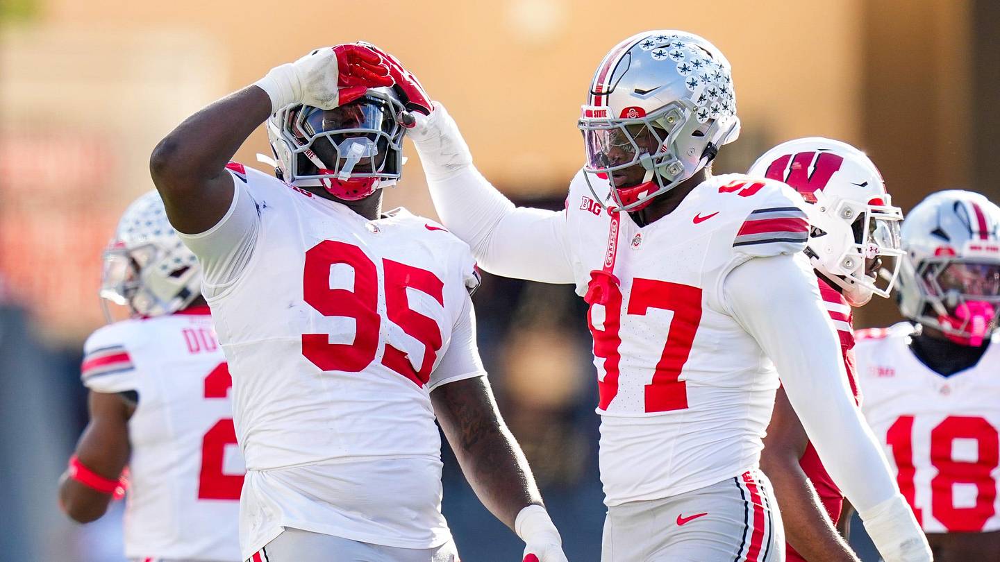 Ohio State Buckeyes Shut Out Wisconsin Badgers, Remain Undefeated