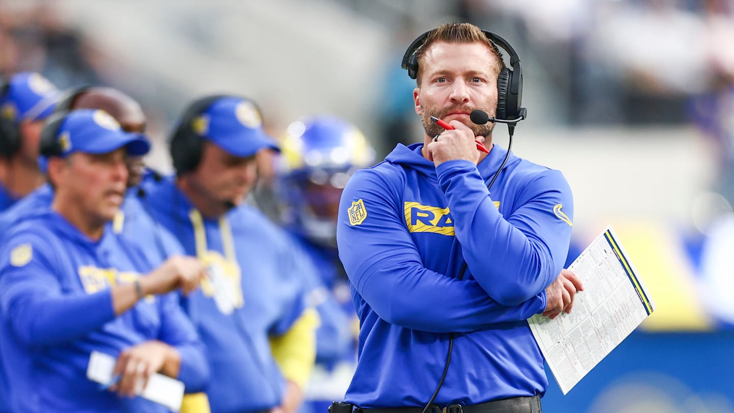 Who are the announcers and referees for the Rams vs. Seahawks today?