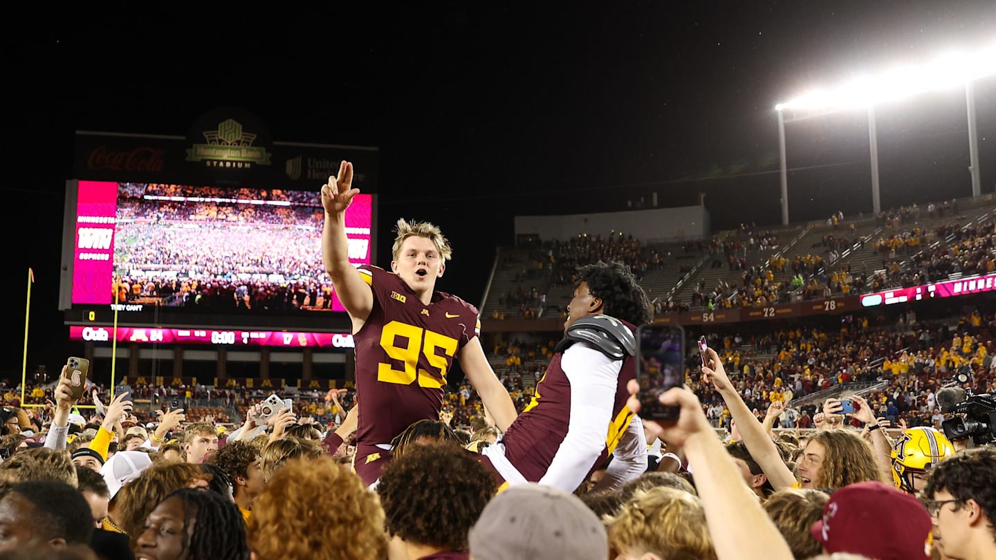 Gophers open as 5.5-point favorites against UCLA following Saturday's ...