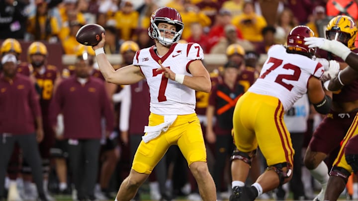 Minnesota Golden Gopher Fans Storm Field After Upsetting No. 11 USC Trojans