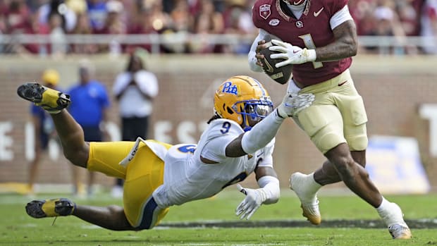 Pitt Panthers All-American LB Leaves Syracuse Game with Injury