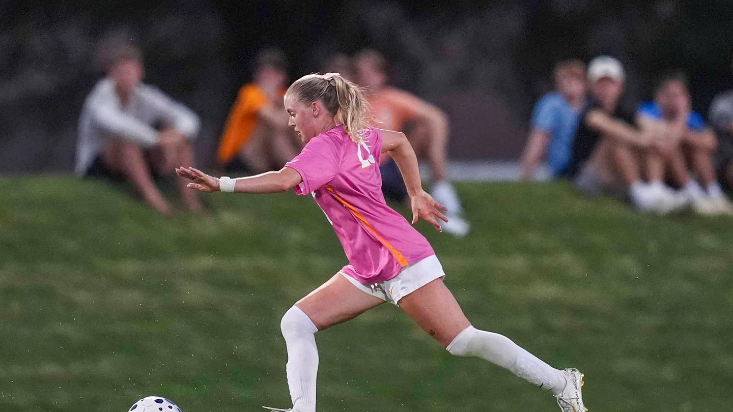 Lady Vols Soccer Continues Dominant Stretch in Oxford, Mississippi