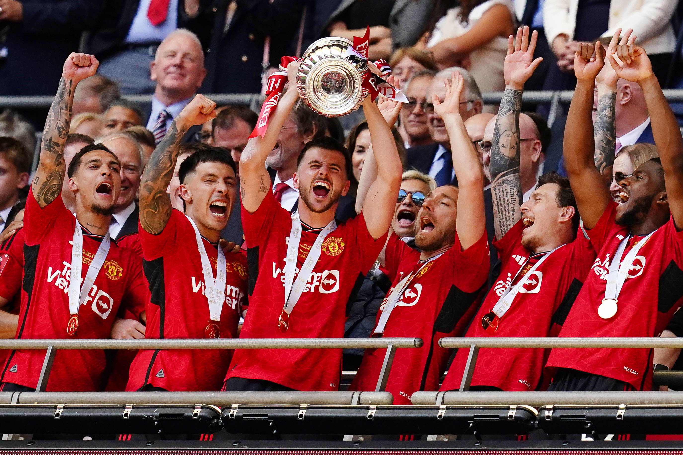 fa cup trophy winners