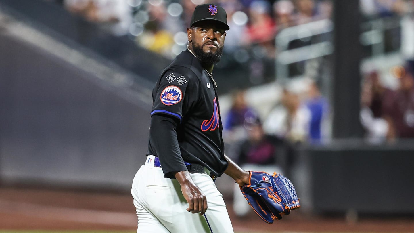 New York Mets Make Drastic Uniform Change Heading into Game 3 of NLCS