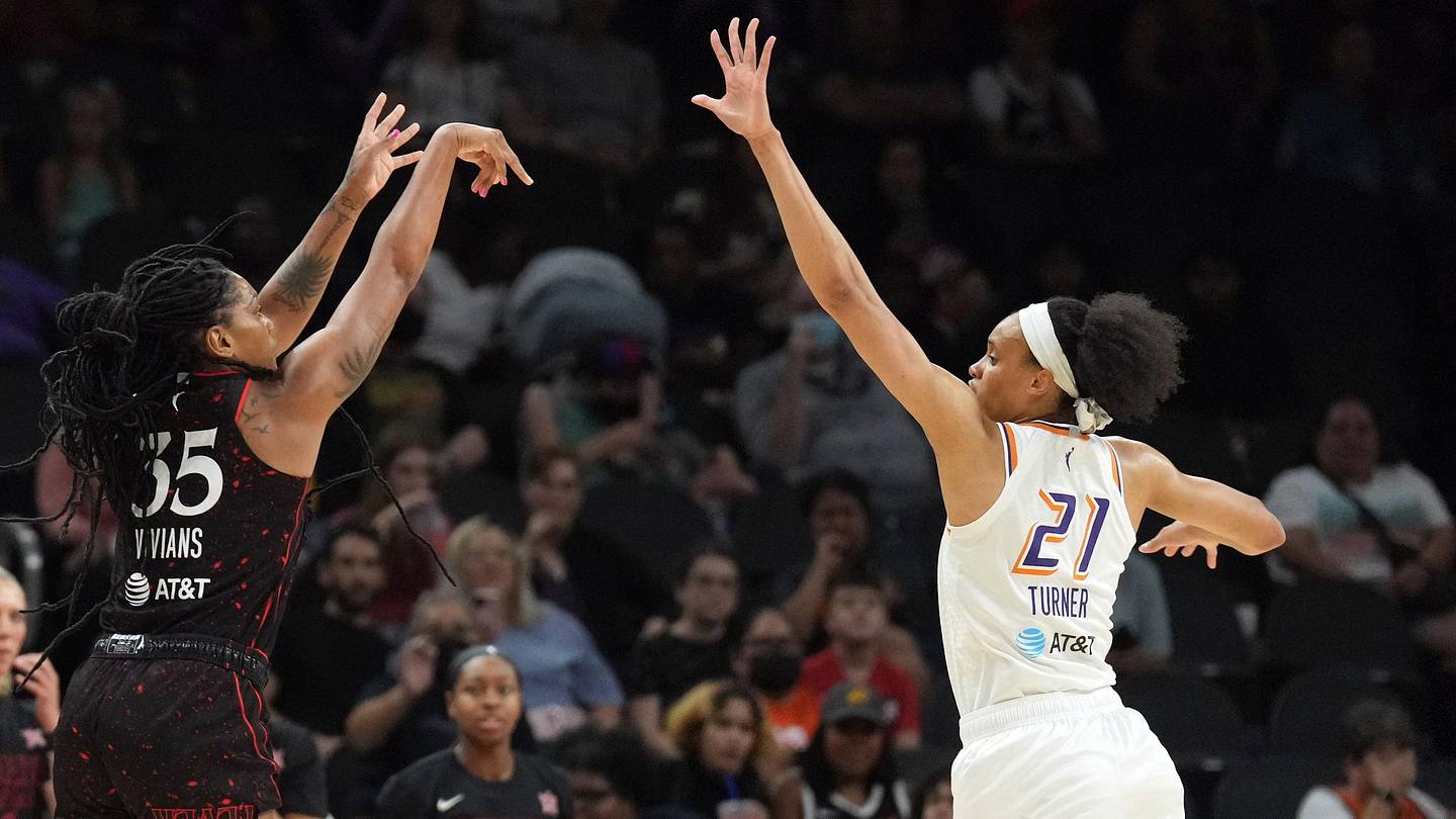 Fever sign Brianna Turner to continue offseason overhaul