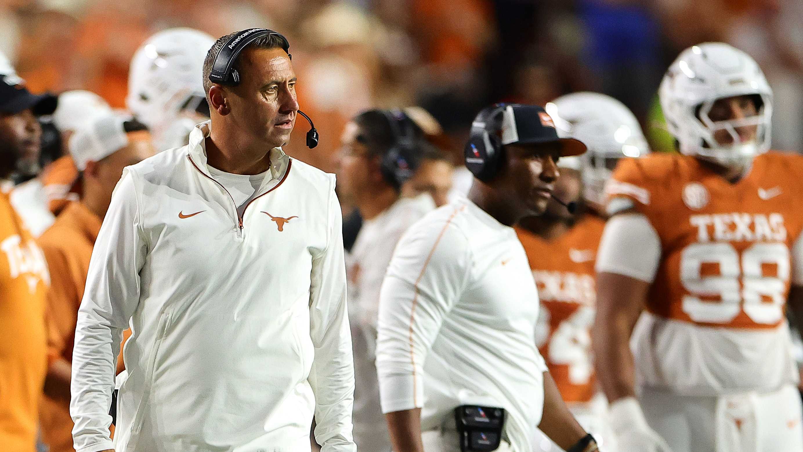 Who are the announcers for the Texas vs Vanderbilt game