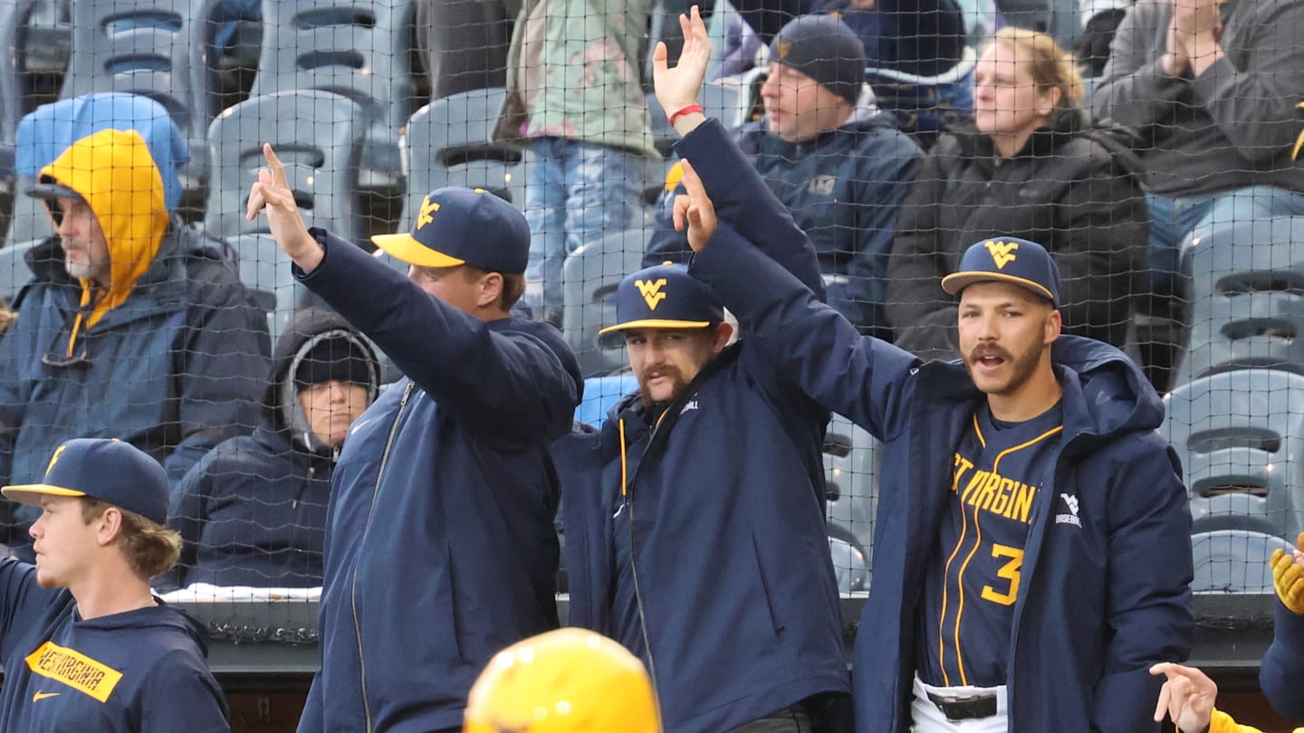 West Virginia Returns to the USA TODAY Sports Coaches Poll